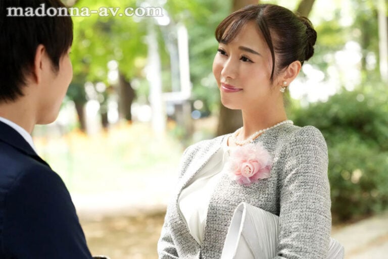 卒業式の後に…大人になった君へ義母からの贈り物―。 上羽絢 | FANDANE